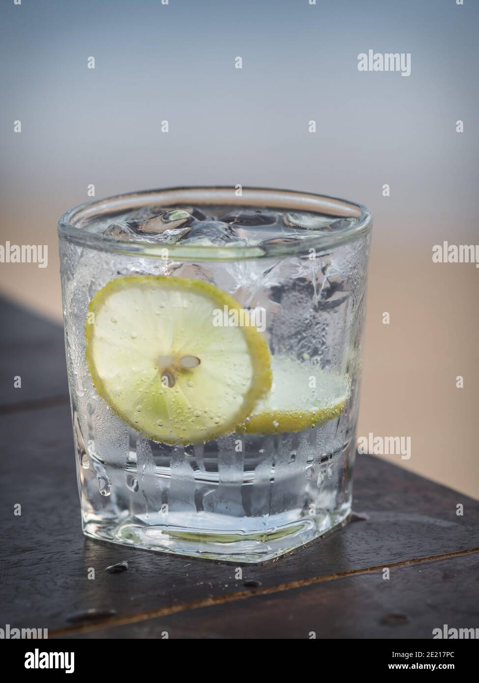 Glass of gin hi-res stock photography and images - Alamy