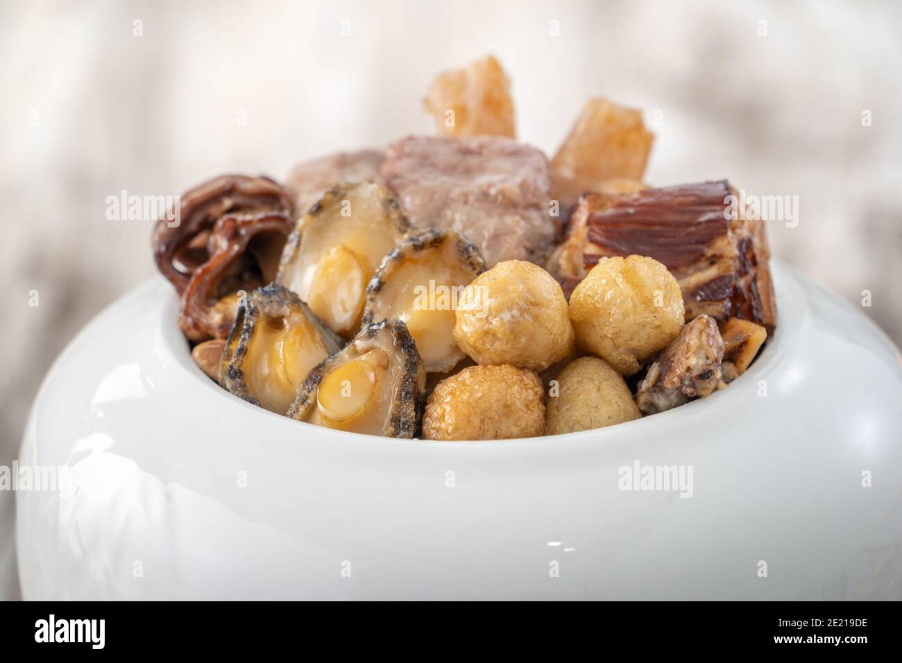 Traditional food of Chinese lunar new year, Buddha jumps over the wall ...