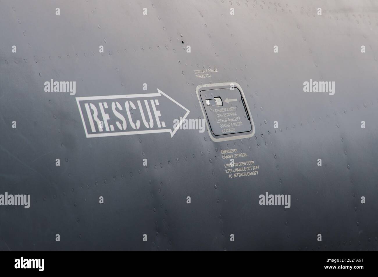 Push and pull doors hi-res stock photography and images - Alamy