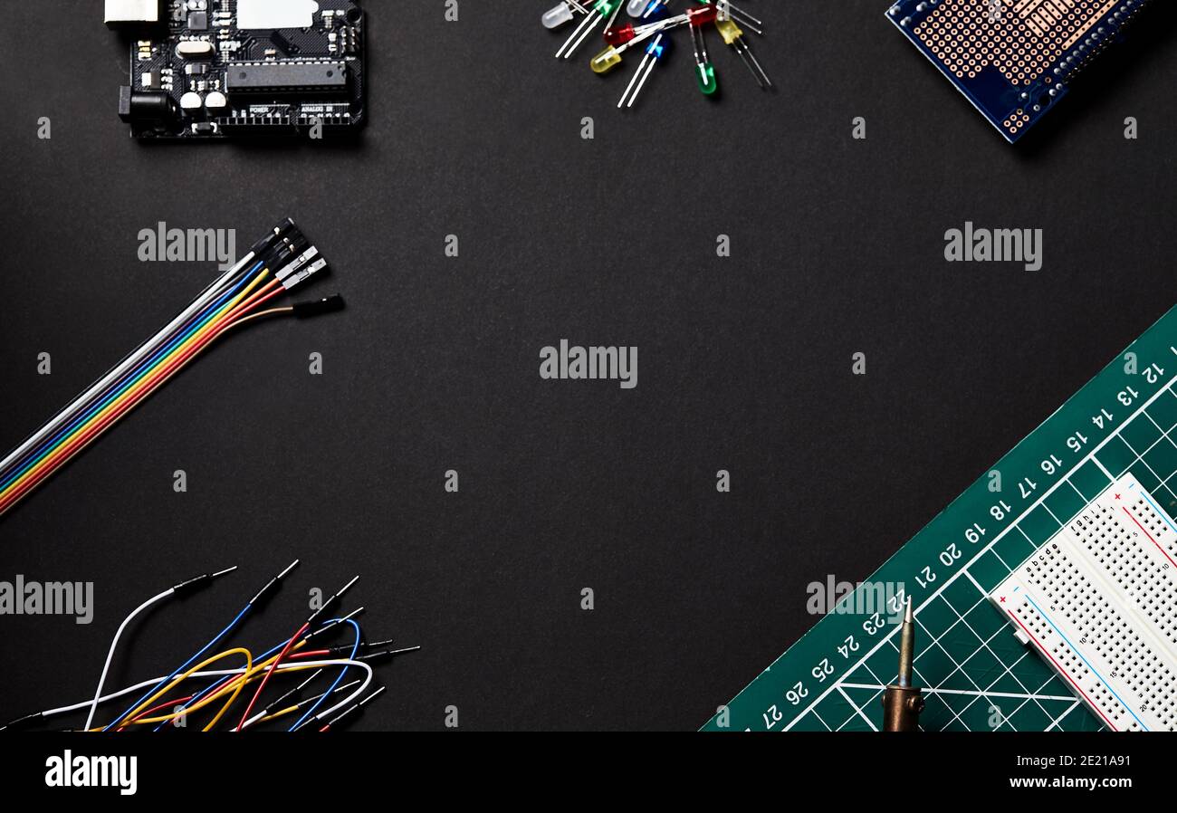 Soldering on electronic components hi-res stock photography and images ...