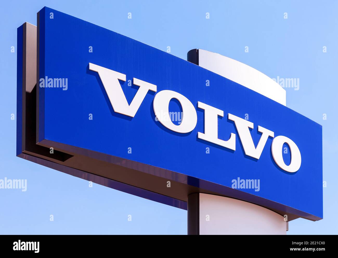 Volvo sign dealership logo hi-res stock photography and images - Alamy