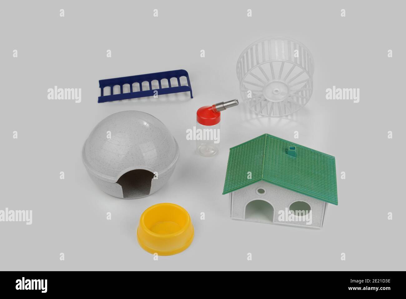 White mice cage hi-res stock photography and images - Alamy