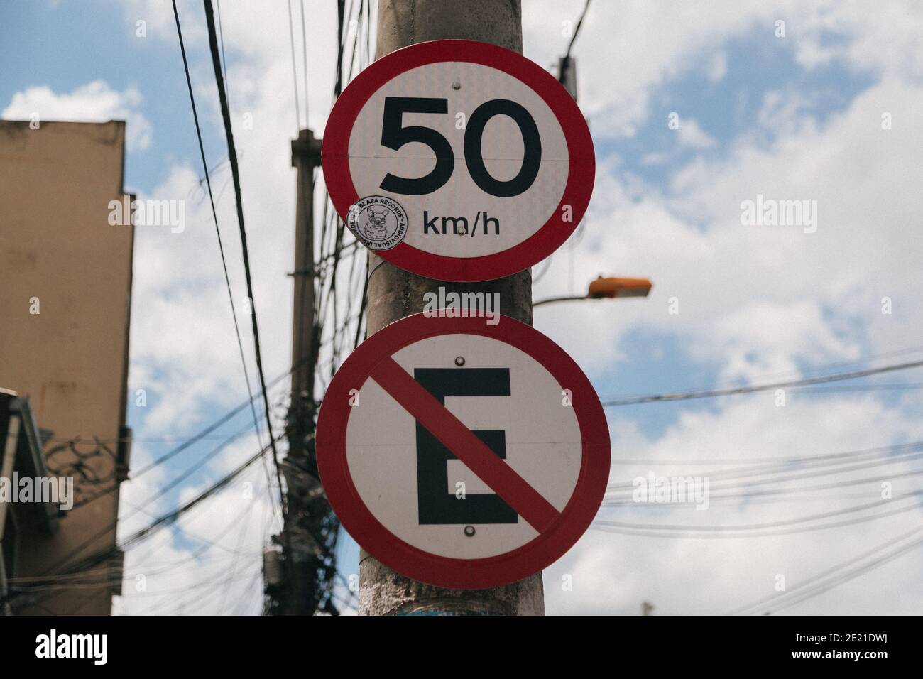 Traffic signs - 50 km/h and no parking Stock Photo - Alamy