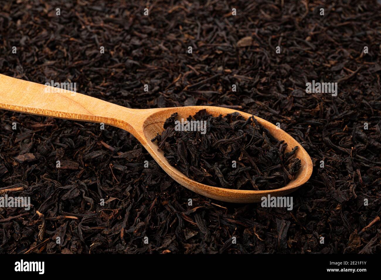 Dry tea leaves background or texture, black tea pattern Stock Photo - Alamy