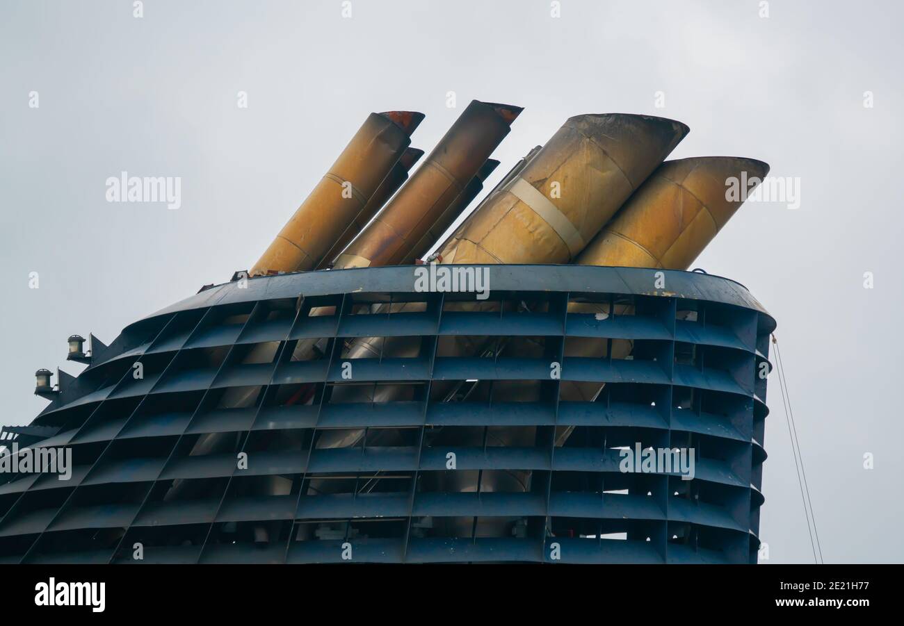 Funnel smoke ship container hi-res stock photography and images - Alamy