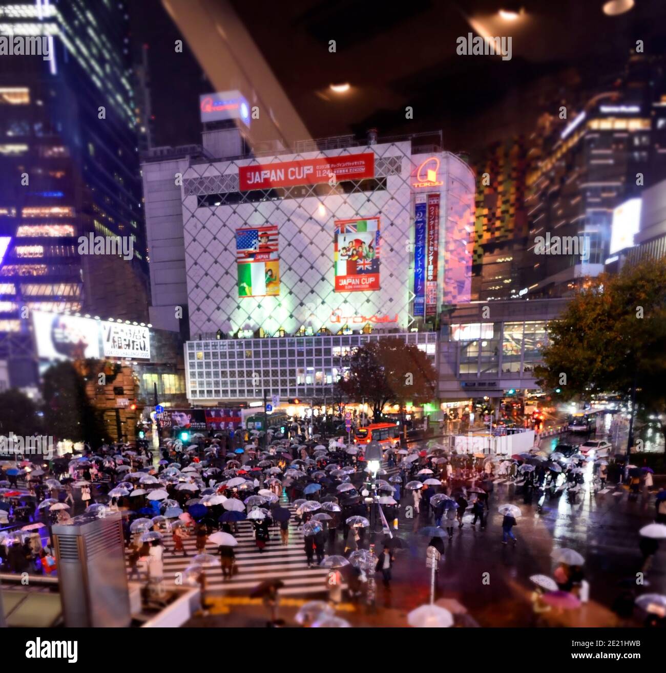 Tokyo home shibuya crossing hi-res stock photography and images - Alamy