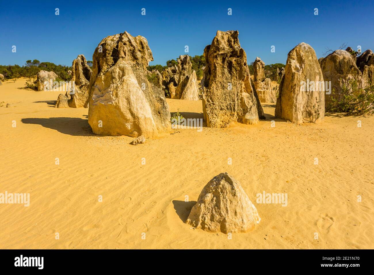Limestone pillars of Pinnacles Desert, Nambung National Park, Western ...