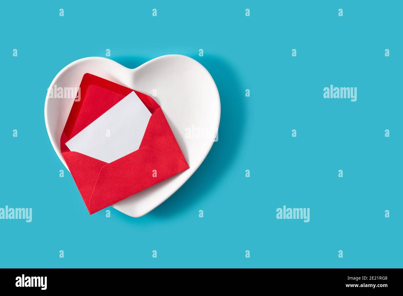 Note card inside envelope hi-res stock photography and images - Alamy