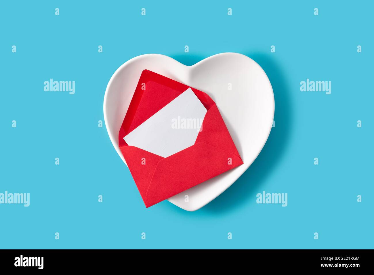 Note card inside envelope hi-res stock photography and images - Alamy