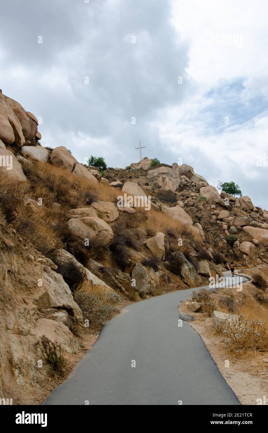 Cross on top of the historical Mount Rubidoux in Riverside, California ...