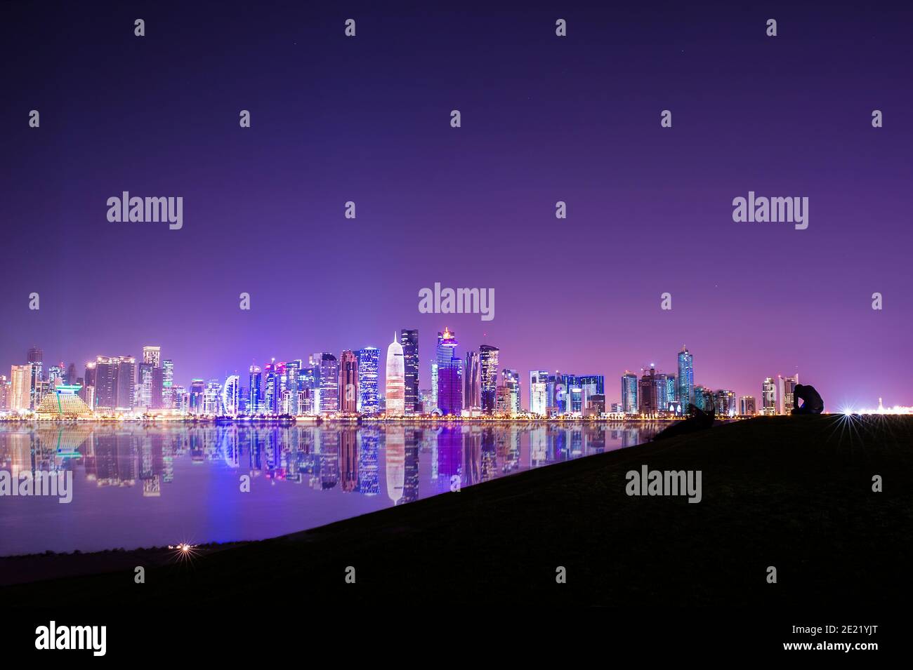 Doha skyline silhouette hi-res stock photography and images - Alamy