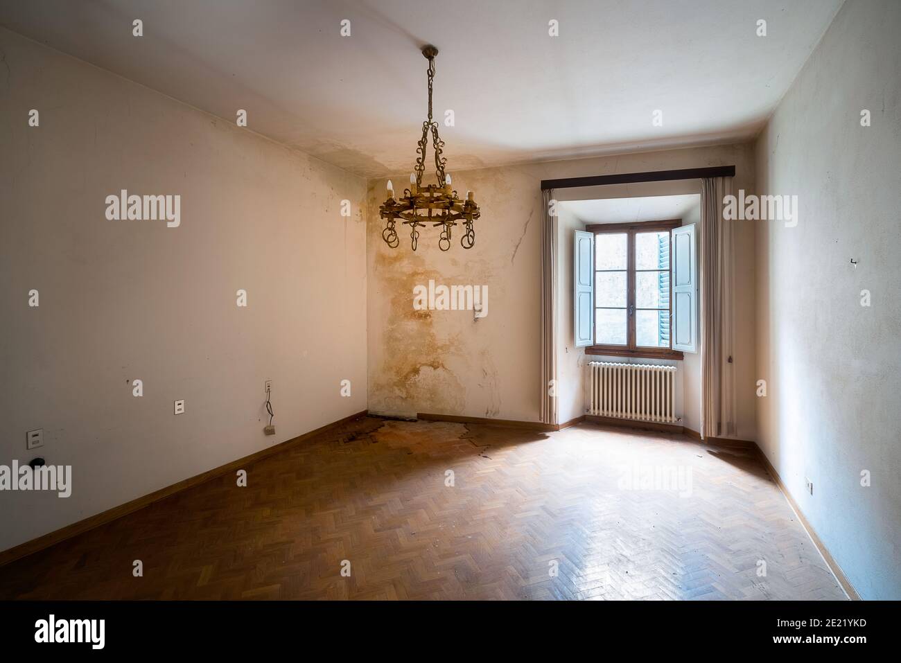 Urbex castle hi-res stock photography and images - Alamy