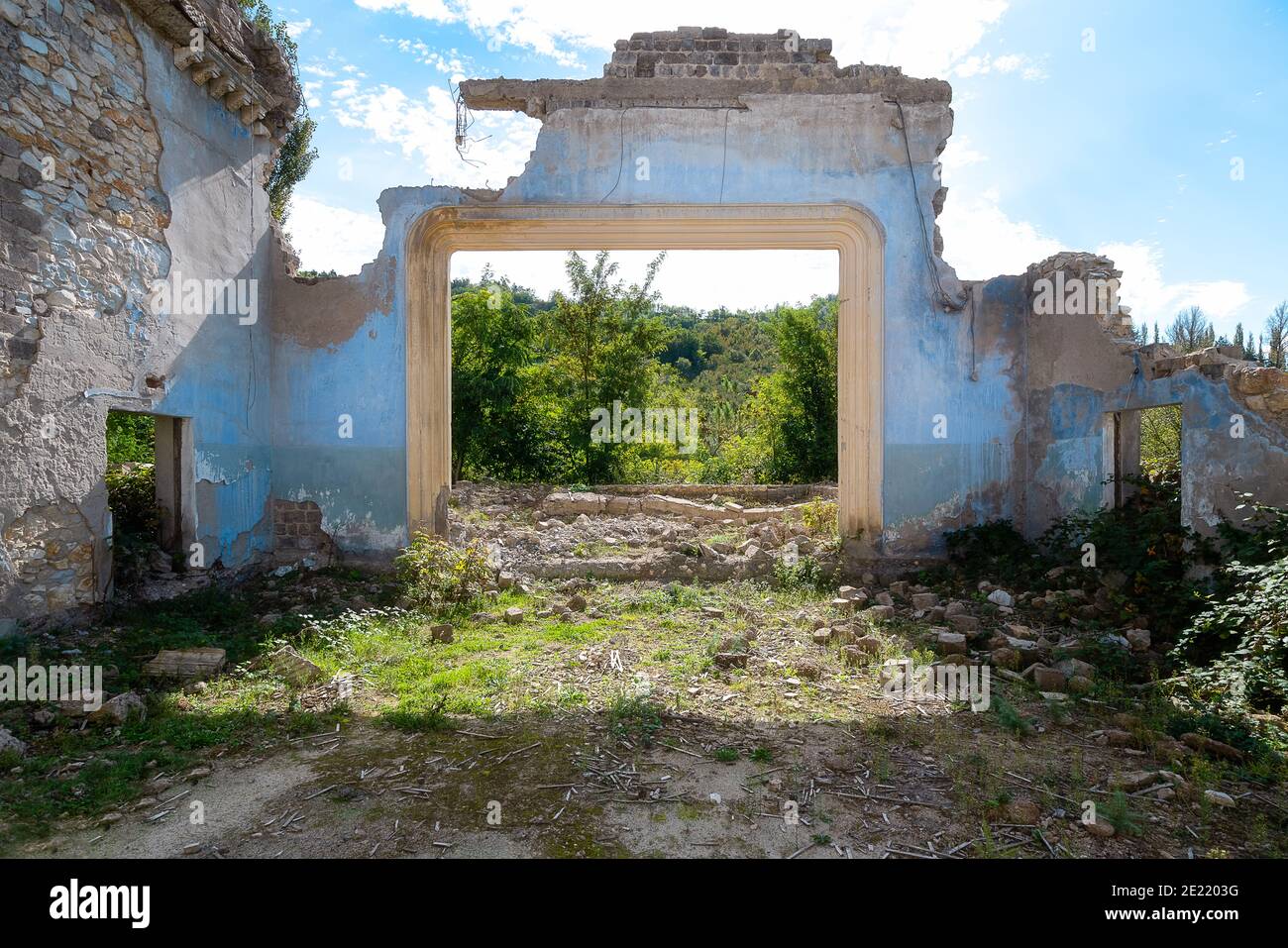 Exploring abandoned buildings hi-res stock photography and images - Alamy