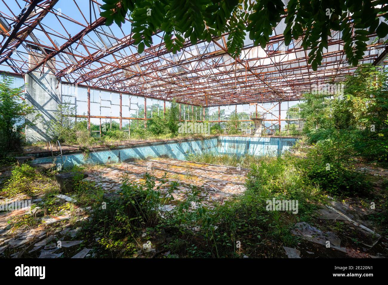 Abandoned Derelict Swimming Pool Stock Photo - Alamy