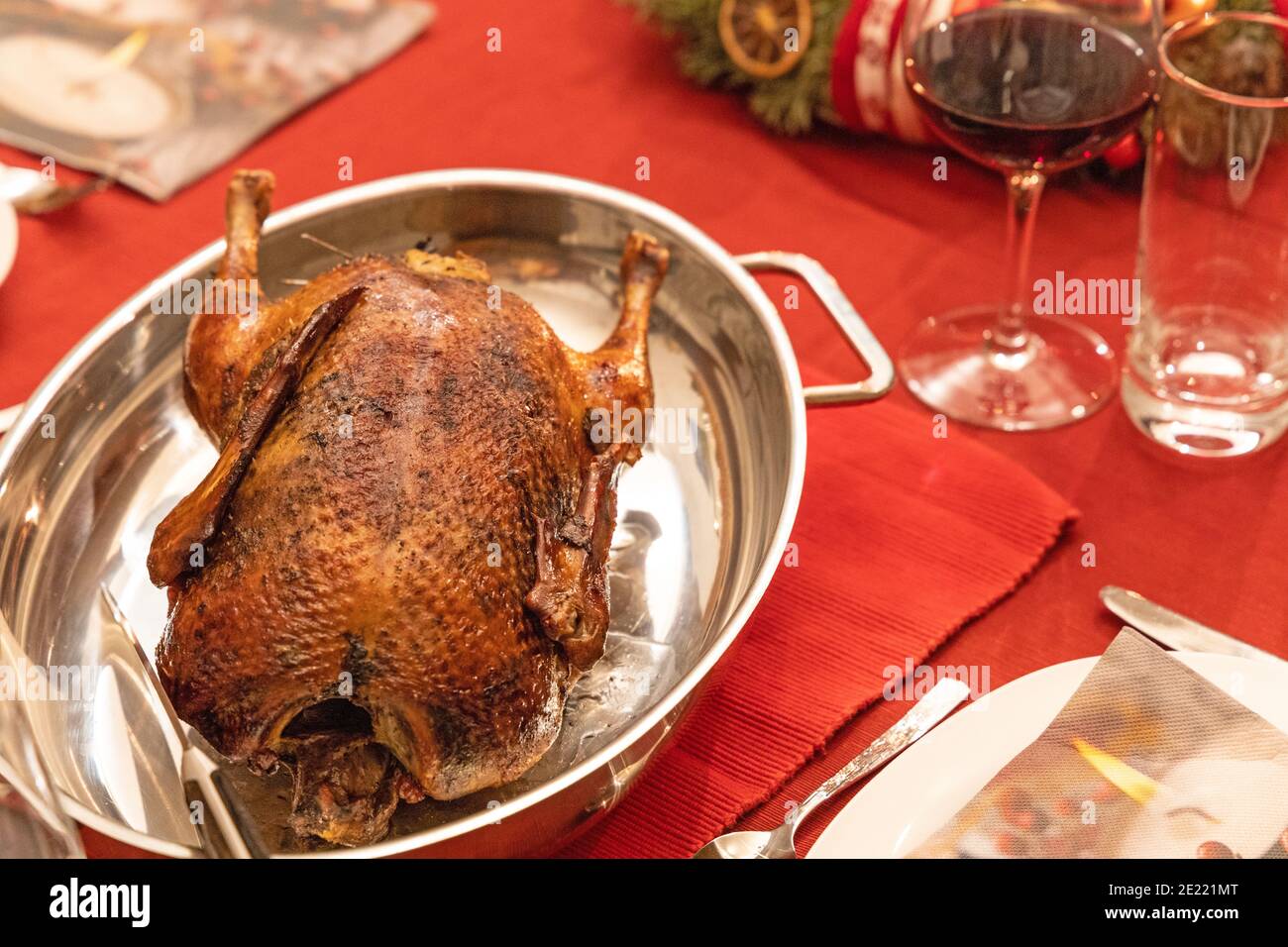 Restaurant duck roast bird food hi-res stock photography and images - Alamy