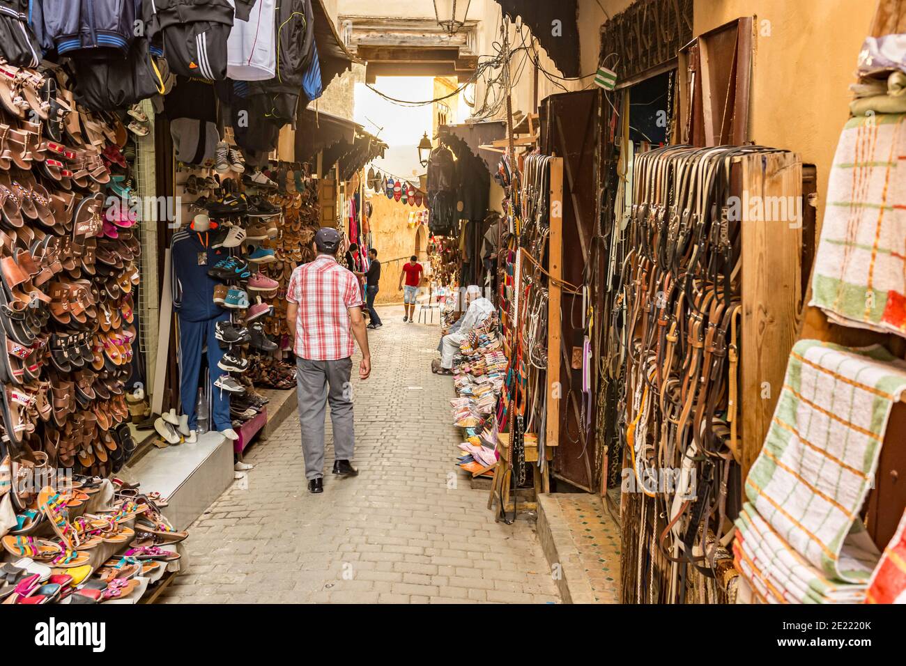 Fes medina narrow alley hi-res stock photography and images - Alamy