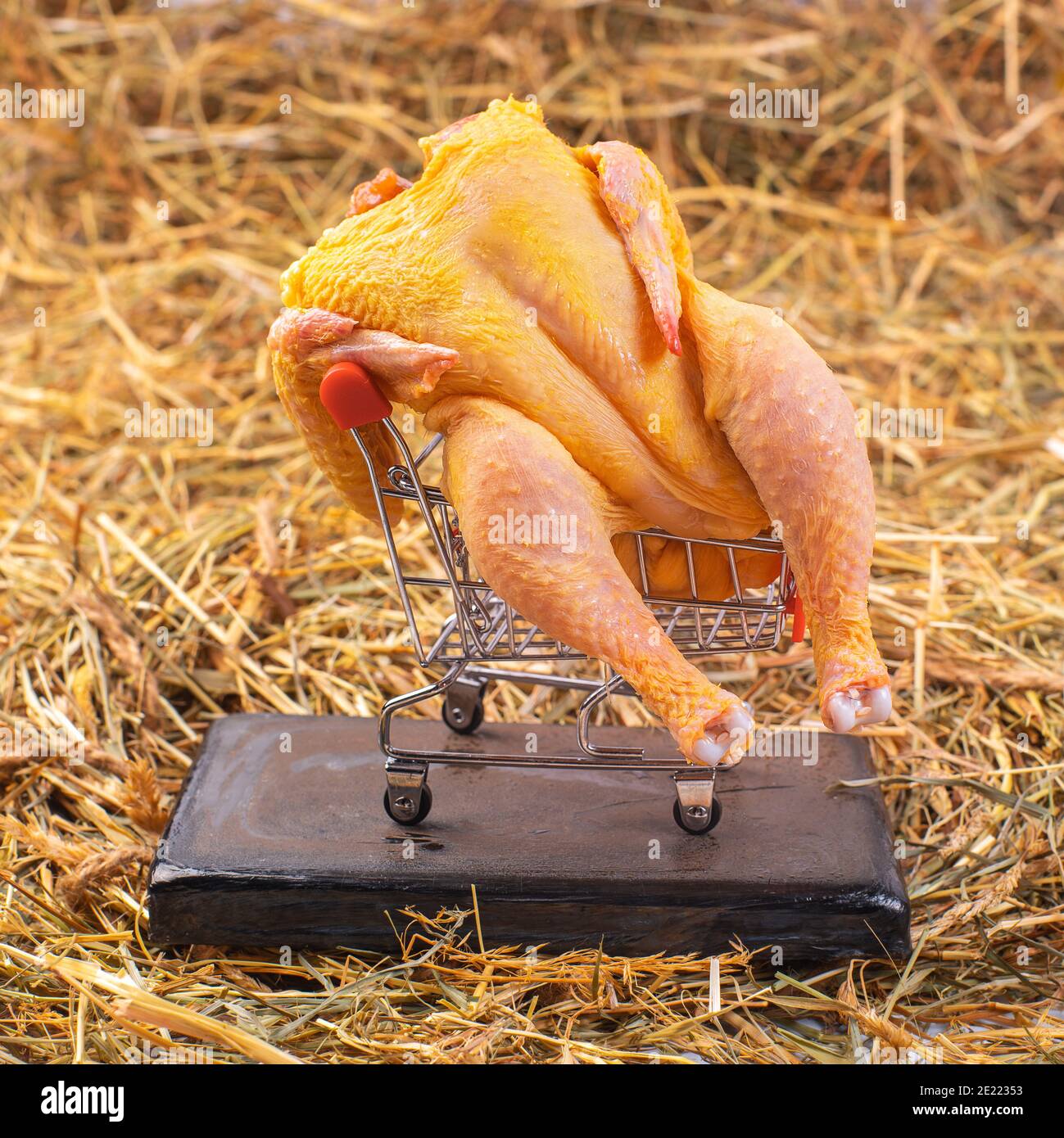 Chicken supermarket trolley hi-res stock photography and images - Alamy