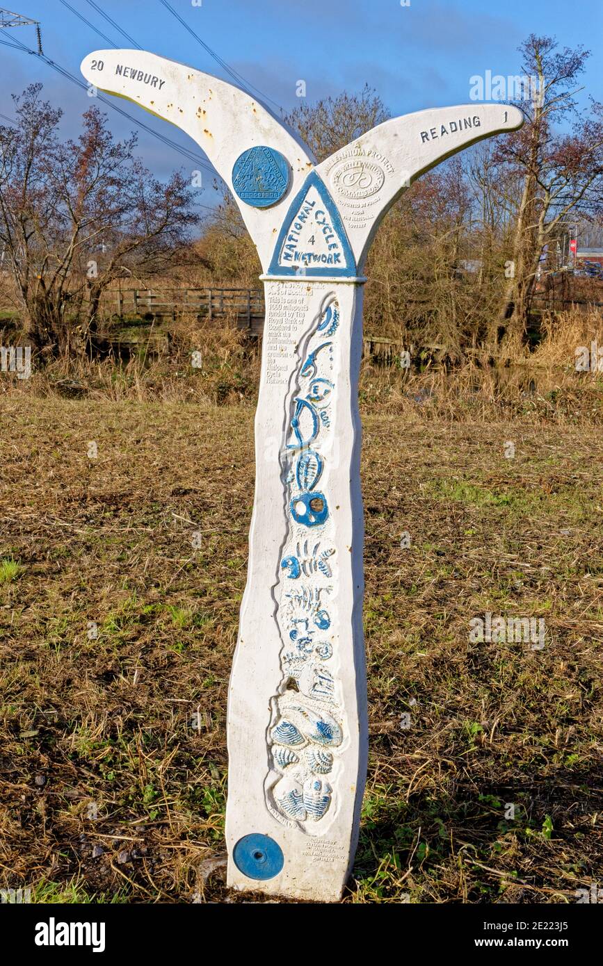 Footpath walk sign - Reading Berkshire United Kingdom Stock Photo - Alamy