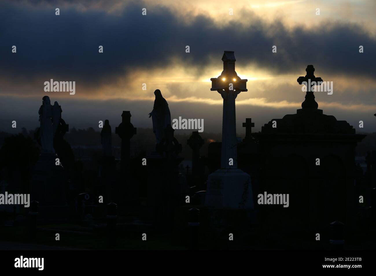 At milltown cemetery hi-res stock photography and images - Alamy