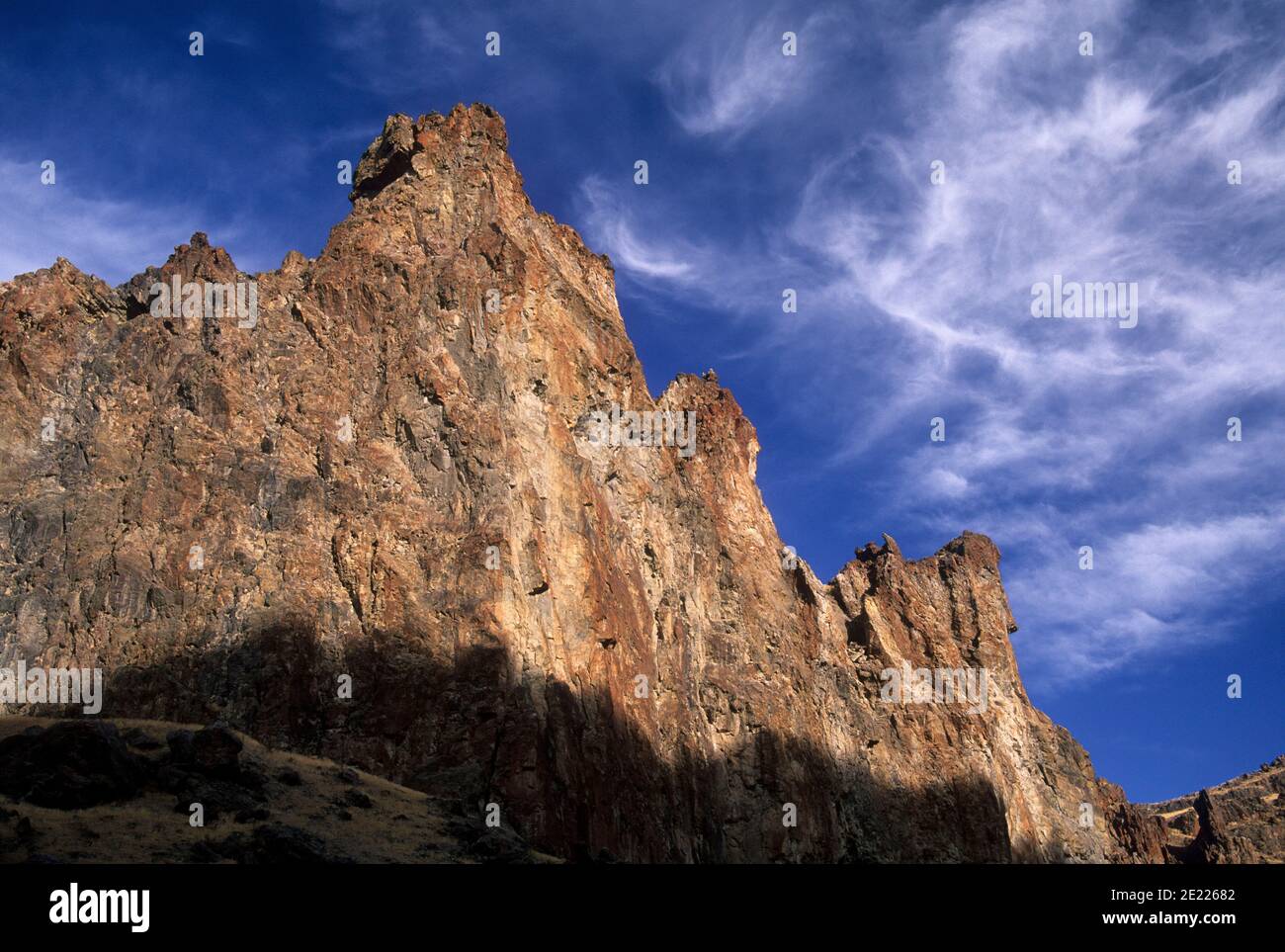 Outcrop cliff, Succor Creek State Park, Oregon Stock Photo - Alamy