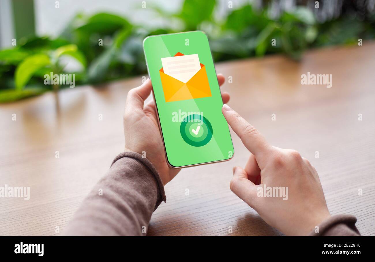 Approve document icon hi-res stock photography and images - Alamy