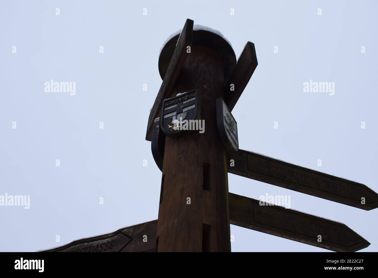 hiking sign post Stock Photo - Alamy