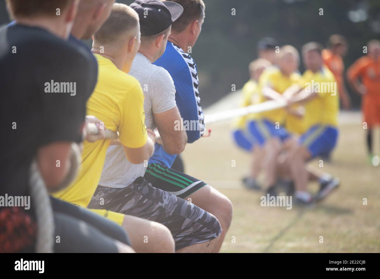 Men compete in tug war hi-res stock photography and images - Alamy