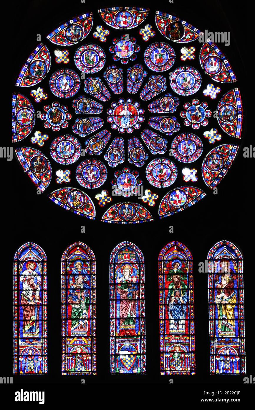 Chartres cathedral rose window hi-res stock photography and images - Alamy
