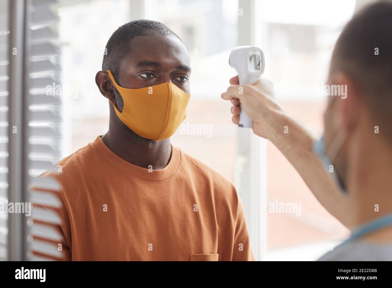 Contactless check in hi-res stock photography and images - Alamy