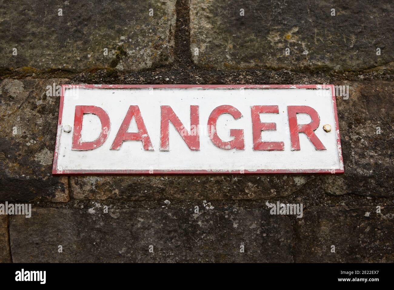 Unsafe wall warning sign hi-res stock photography and images - Alamy