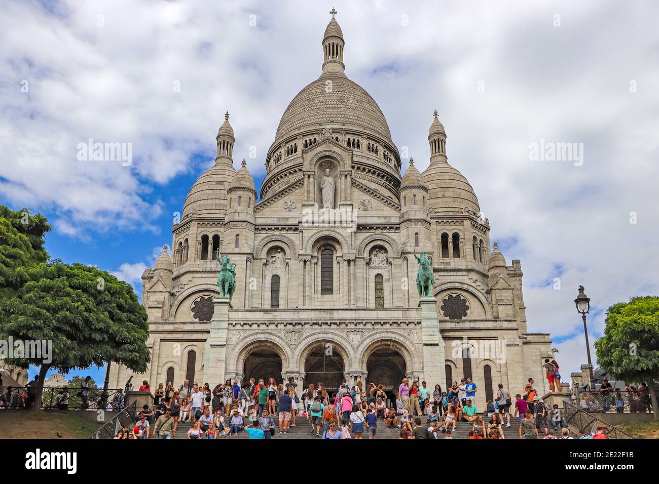 Basilica paris hi-res stock photography and images - Alamy