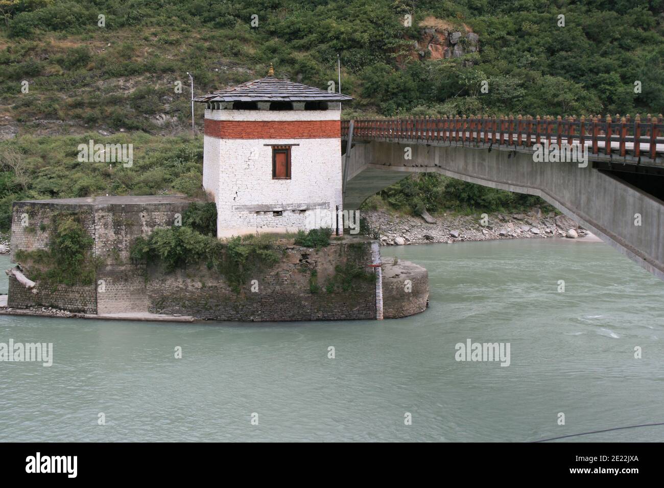 bridge and river in wangdue phodrang (bhutan Stock Photo - Alamy