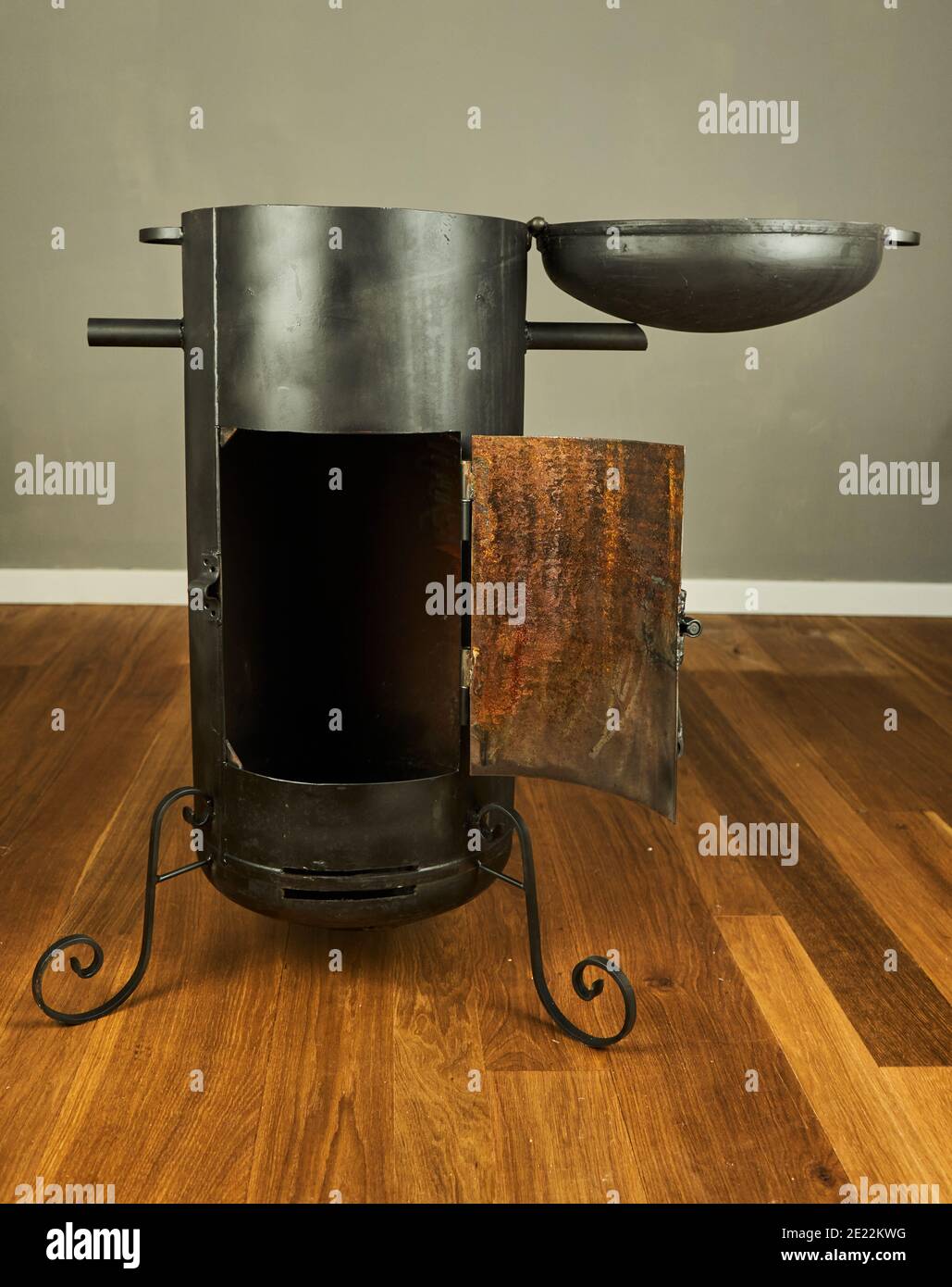 Oven forged hi-res stock photography and images - Alamy