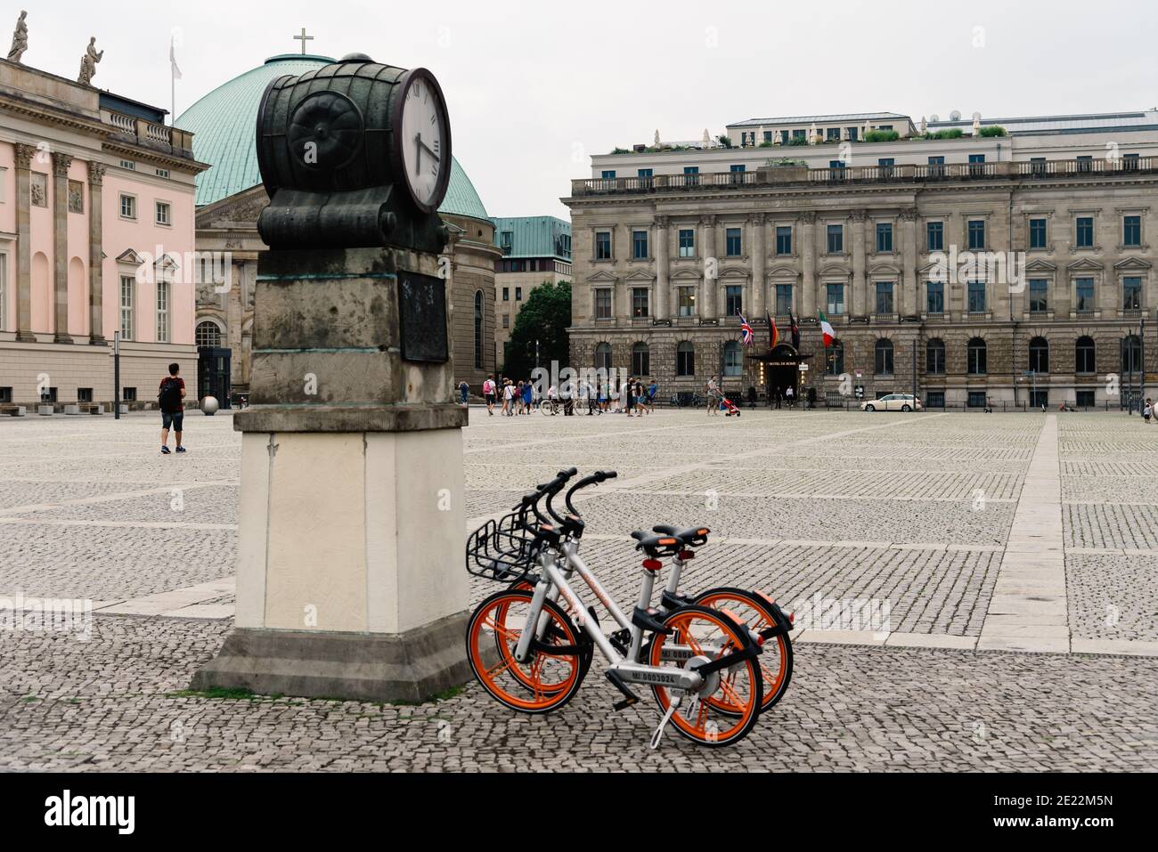 Opernplatz berlin hi-res stock photography and images - Alamy