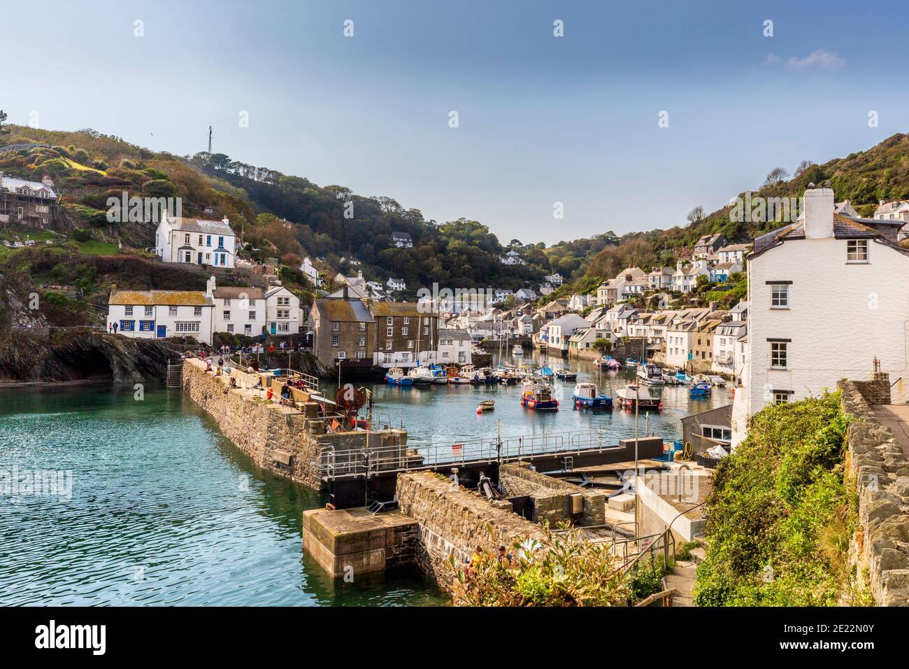 A view of Polperro harbour from the South West Coast path, Cornwall ...