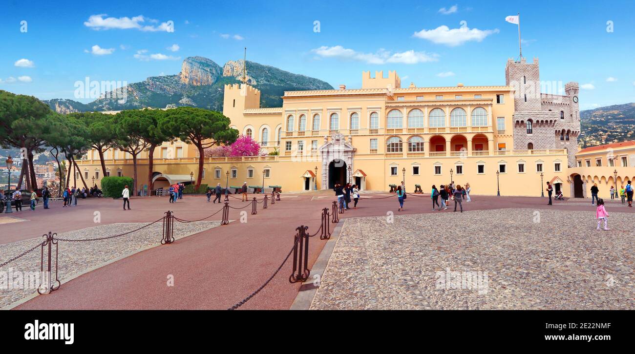 Monaco palace prince castle hi-res stock photography and images - Alamy