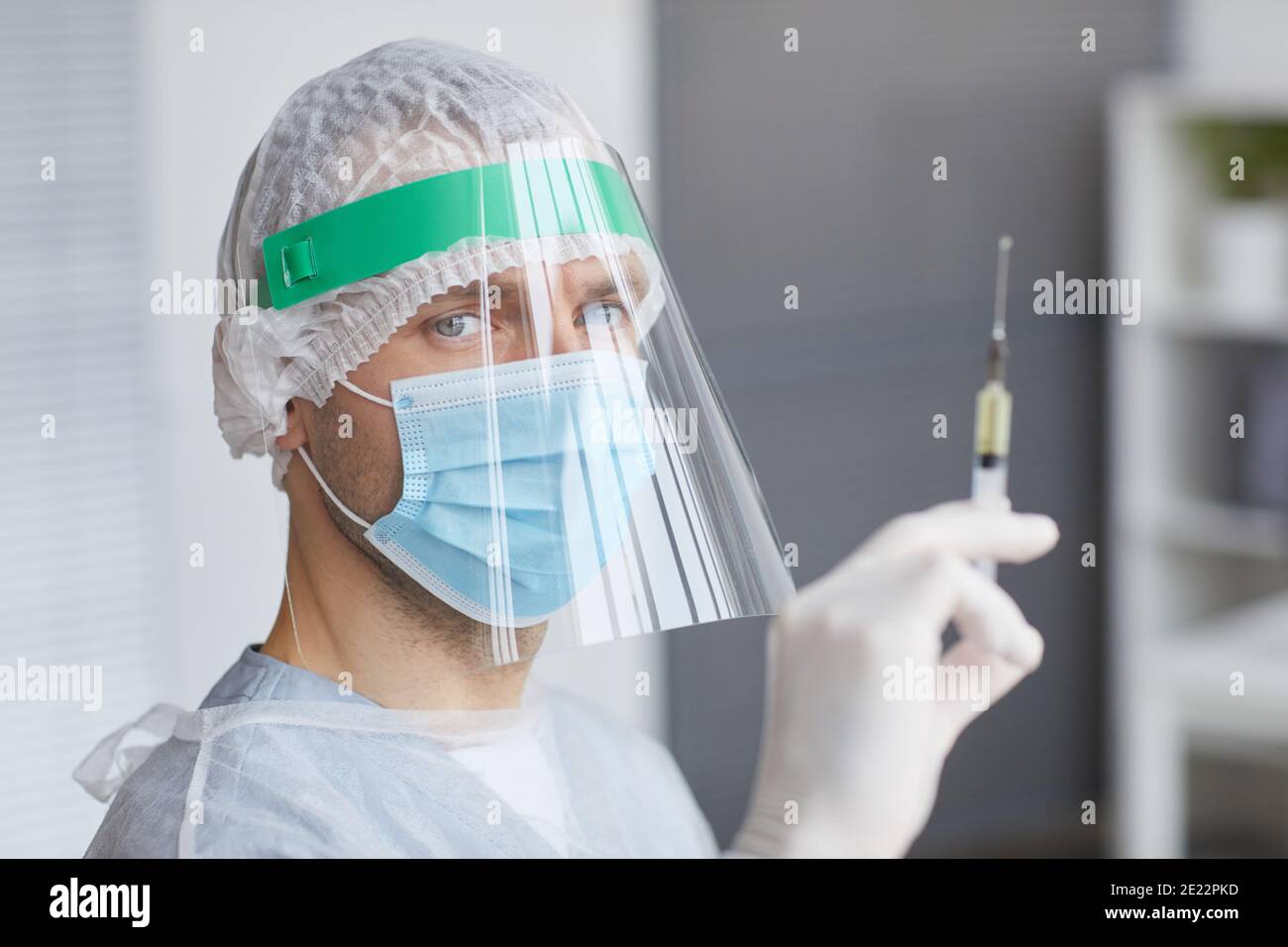 Male nurse wearing protective hi-res stock photography and images - Alamy