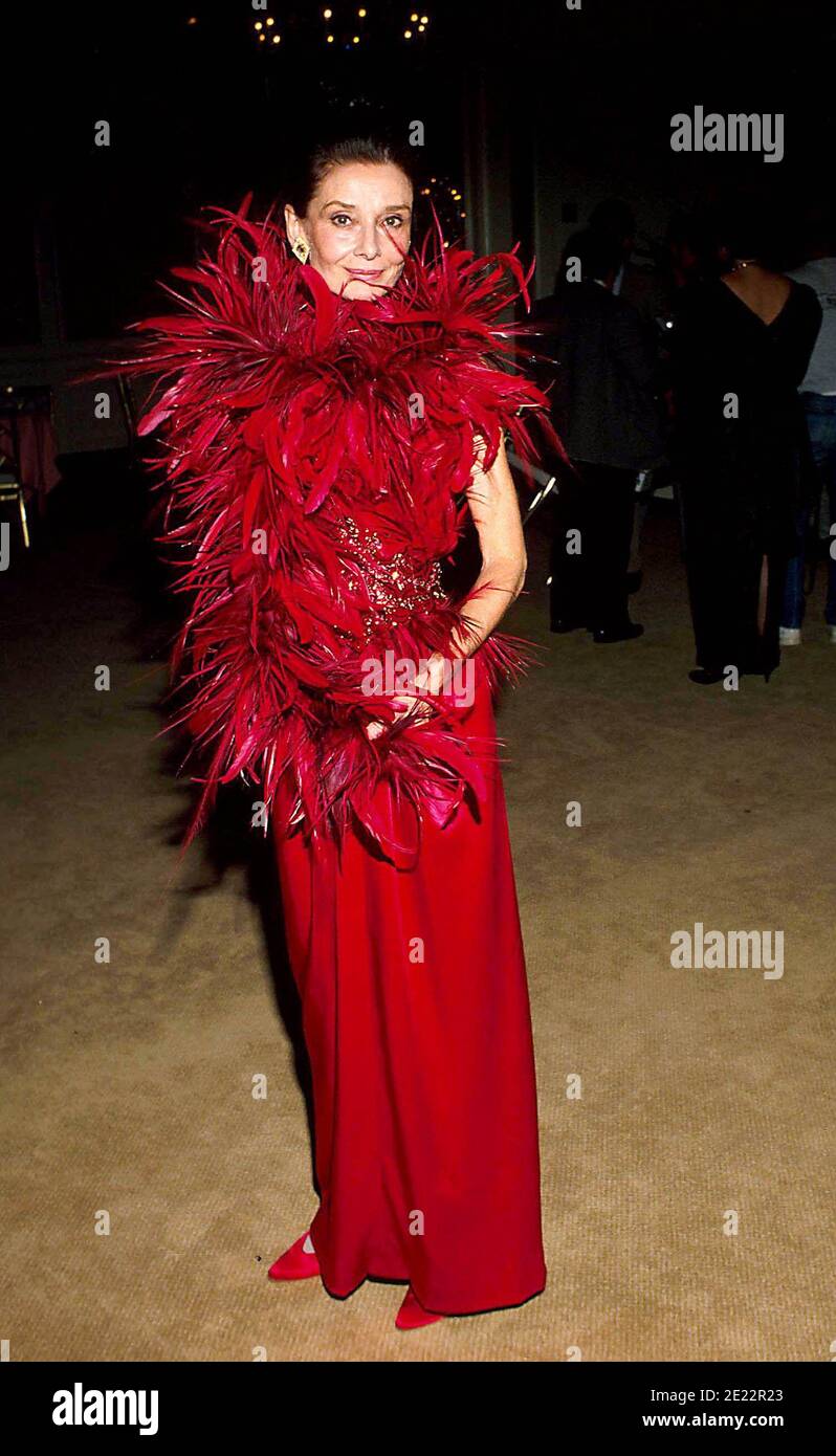 Audrey Hepburn 1988 Credit: Ralph Dominguez/MediaPunch Stock Photo - Alamy