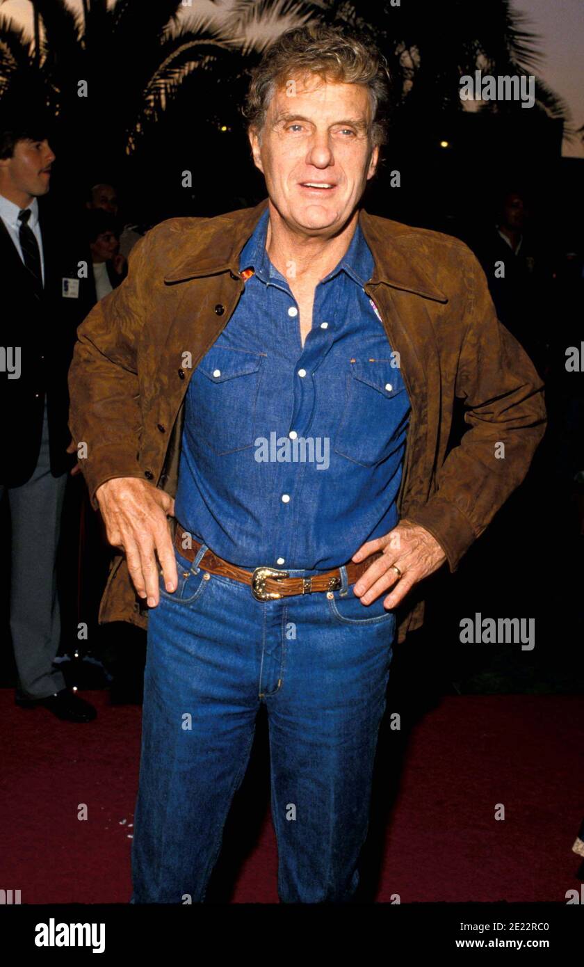 Robert Stack Credit: Ralph Dominguez/MediaPunch Stock Photo - Alamy