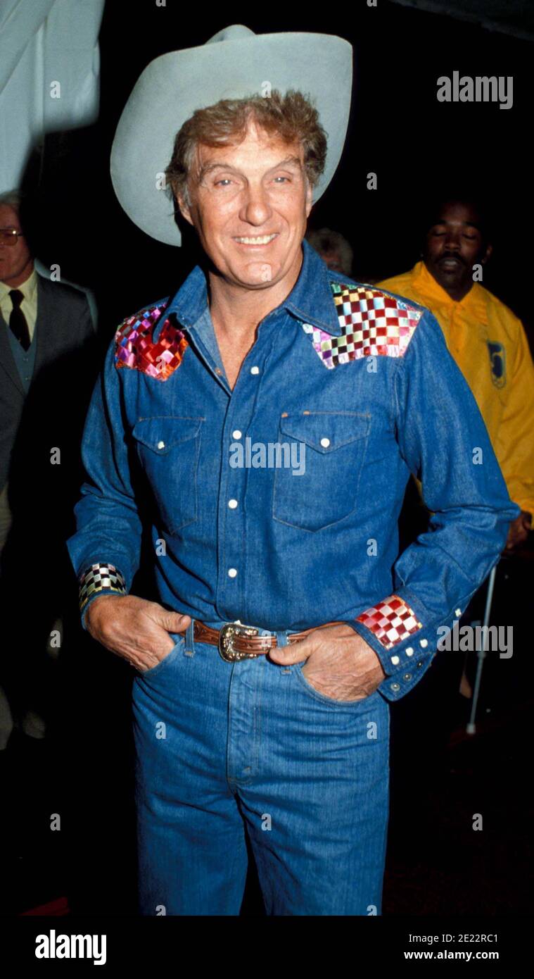 Robert Stack Credit: Ralph Dominguez/MediaPunch Stock Photo - Alamy
