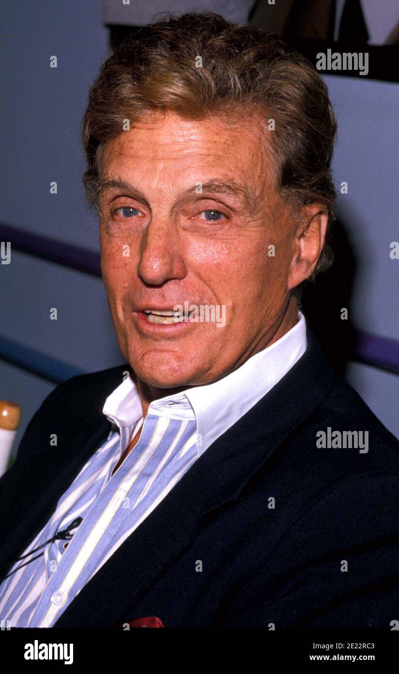 Robert Stack Credit: Ralph Dominguez/MediaPunch Stock Photo - Alamy