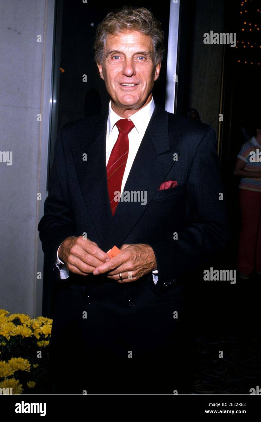 Robert Stack Credit: Ralph Dominguez/MediaPunch Stock Photo - Alamy