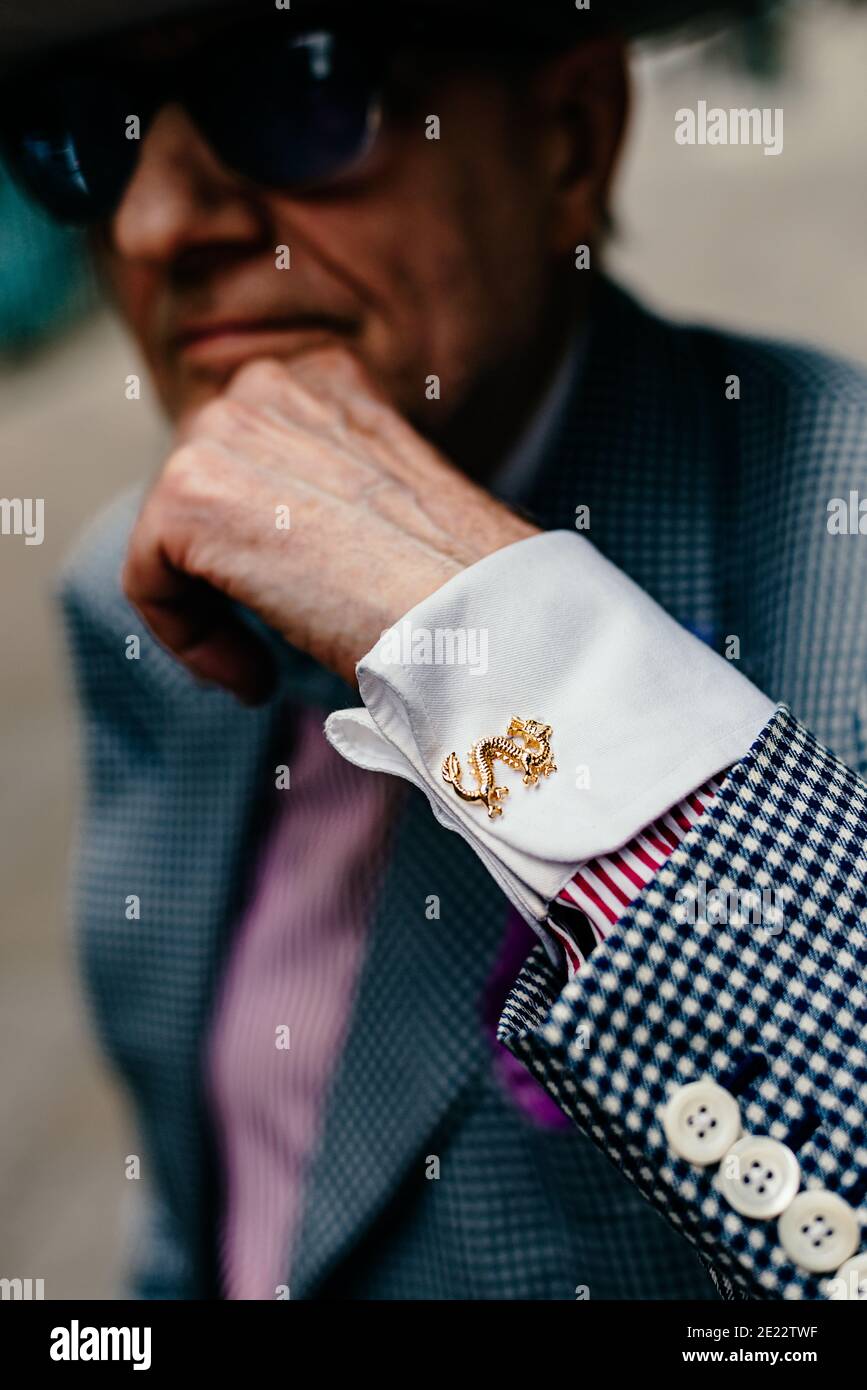 Artist George Skeggs ('Soho George') on a Soho street, London, England ...