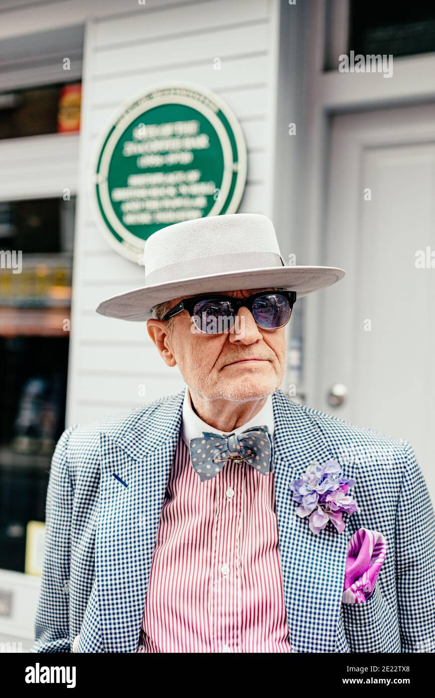 2is coffee bar hi-res stock photography and images - Alamy