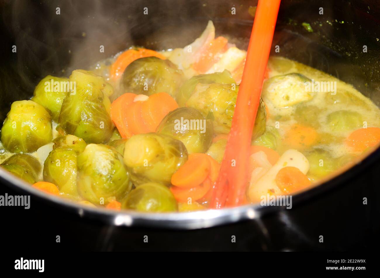 hot fresh boiling vegetables Stock Photo - Alamy