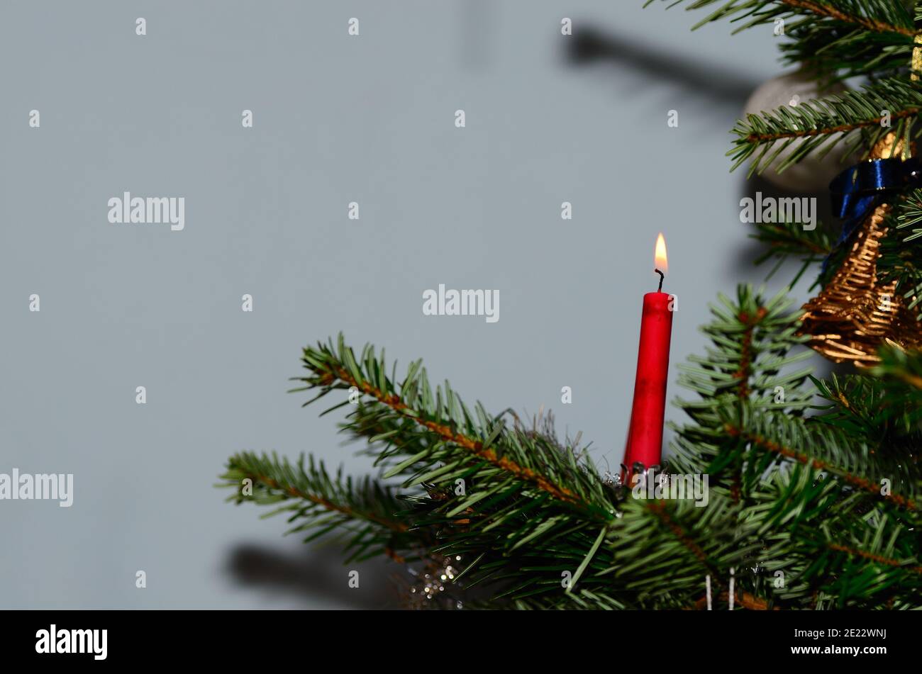 Burning christmas tree fire hi-res stock photography and images - Alamy