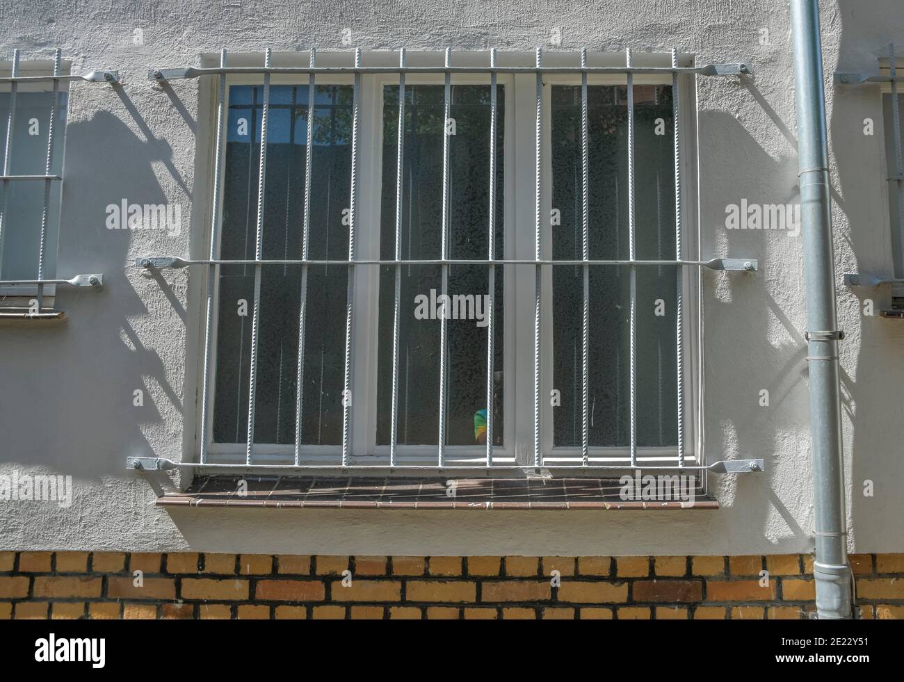 Vergitterte fenster hi-res stock photography and images - Alamy