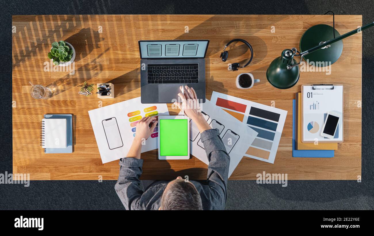 Person desk keying computer hi-res stock photography and images - Alamy