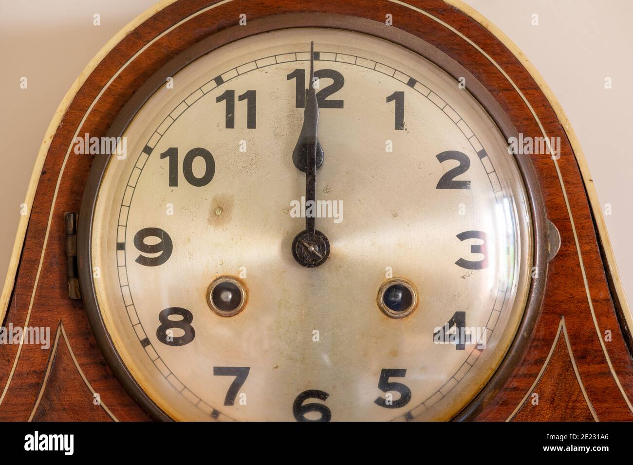 Clock face showing midnight midday hi-res stock photography and images ...