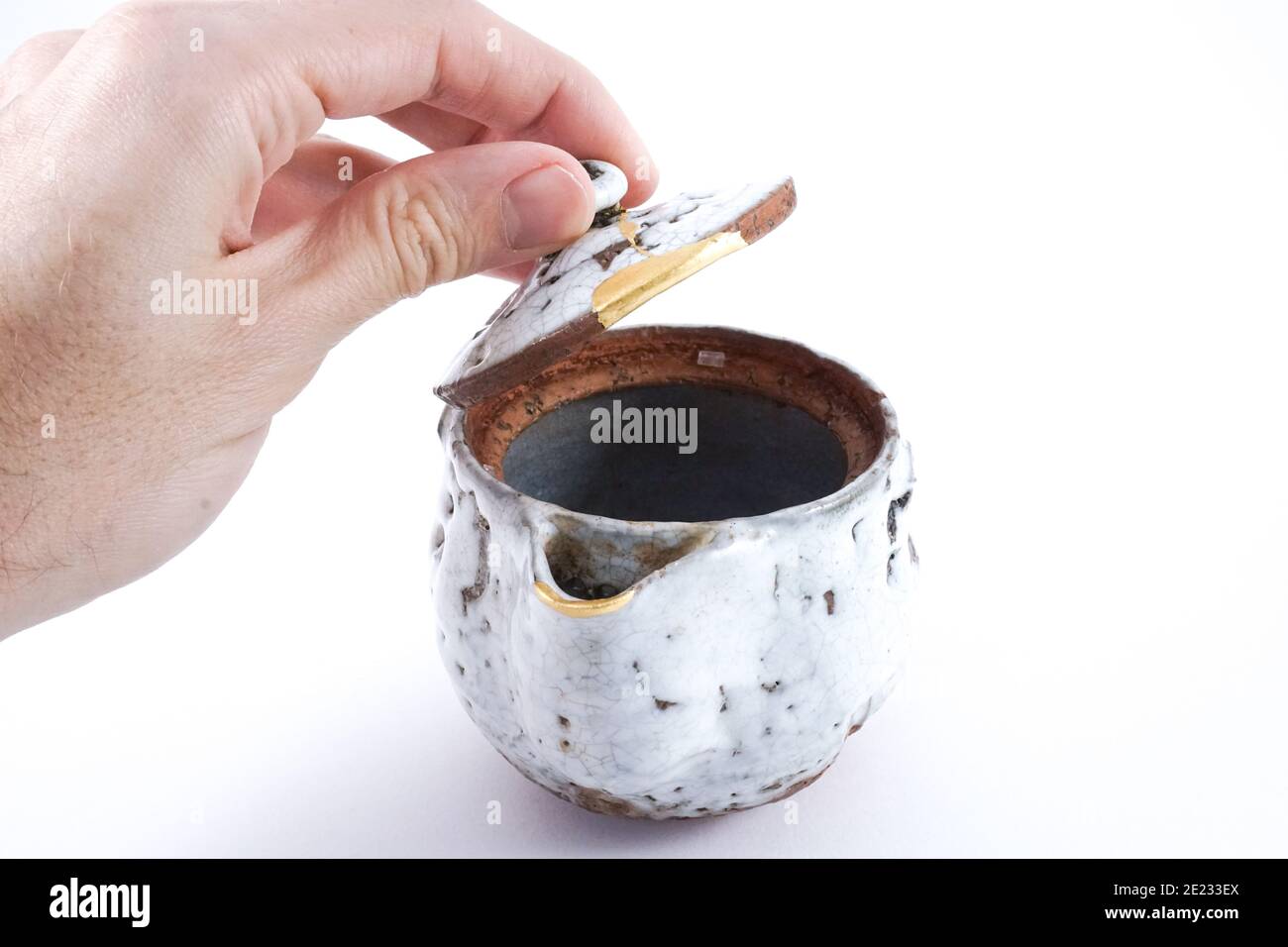 Kintsugi teapot hi-res stock photography and images - Alamy